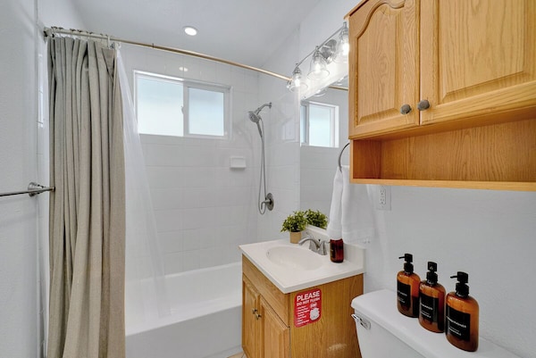 Cozystay In Central Silicon Valley W/ Parkings, Wifi & Ac, Next To Techs - Sunnyvale, CA