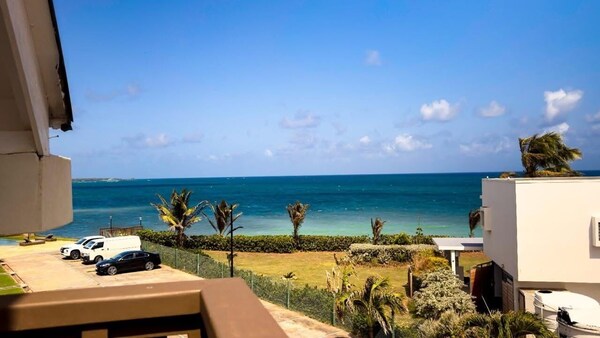 3-bedroom Oceanview Villa In Marvelous Crown Point Tobago With Pool, Wifi, Ac - Tobago