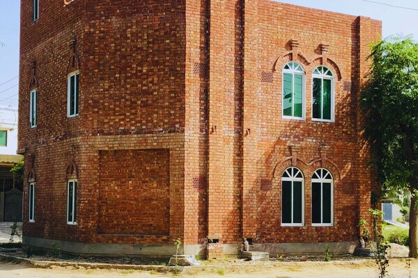 The Hostel & Hotel Johar Town Lahore. Thh - Lahore