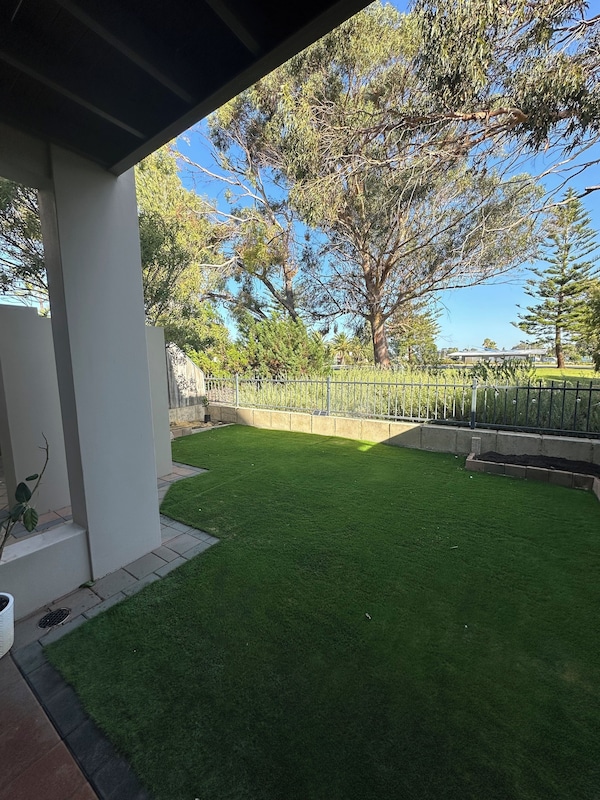 Koombana Bay Beach Homestay - Bunbury
