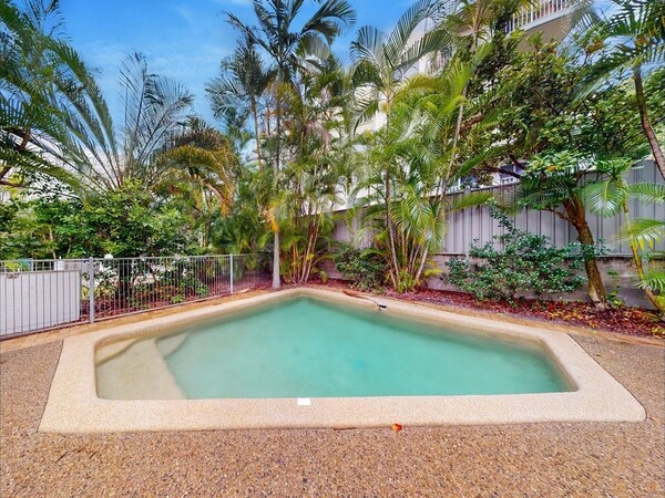 Bright 2-bed Apartment With Stunning Ocean Views - 陽光海岸