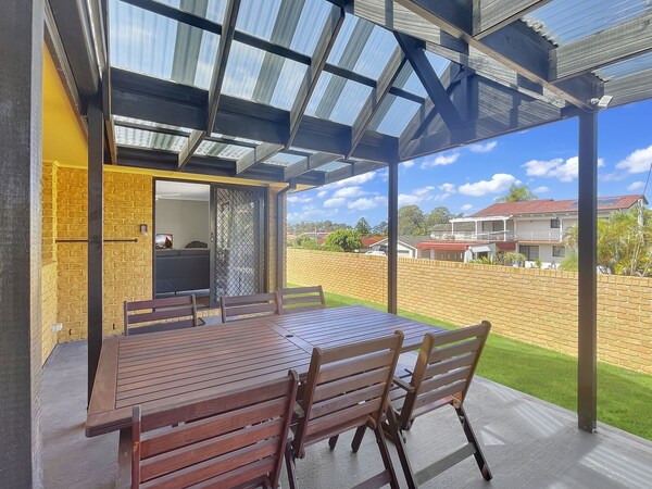 Our Haven: 4-bed Escape Near Beach & Mogo Trails - Long Beach