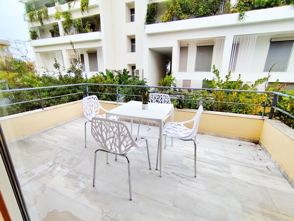 Adelos Ii Glow Villa  5br 360m² -Elevator-rooftop - Пирей