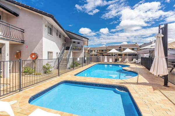 Absolute Beachfront Apartment 1t - Lennox Head