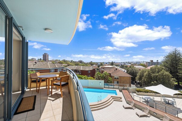 Pool View, Lift Access 503, Opposite North Cronulla Beach - Cronulla