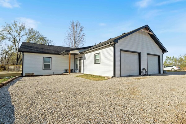 Hackberry Hideaway - Osage Beach - Camdenton, MO