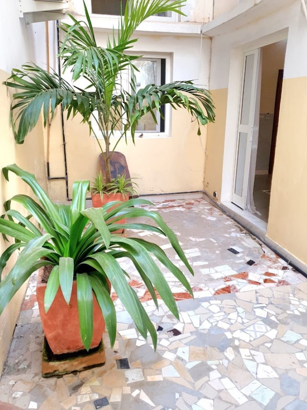 Chez Kti, Apart F2 With Courtyard Private, Spacious, Good - Dakar