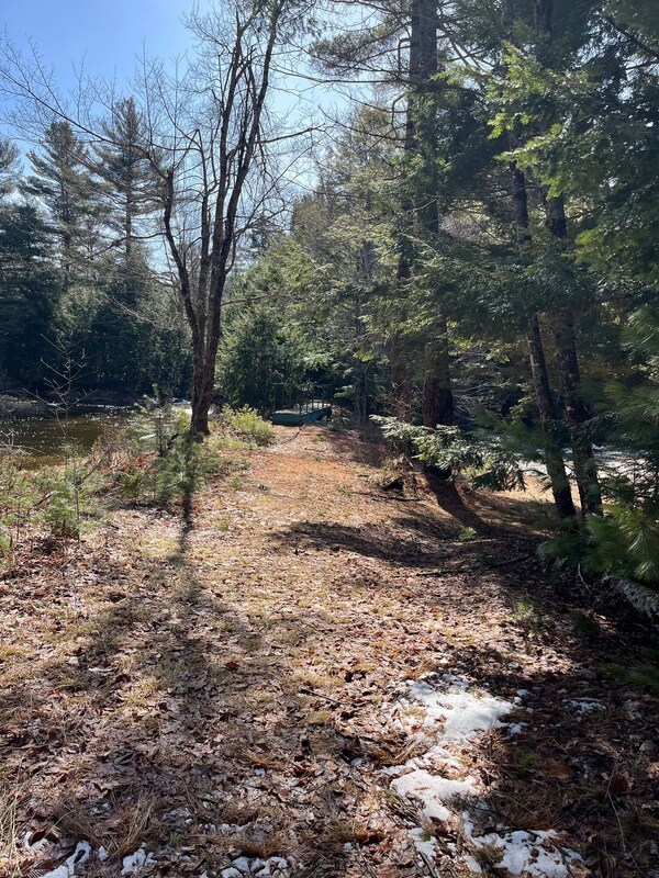 "Bob's Hideaway" - Maine