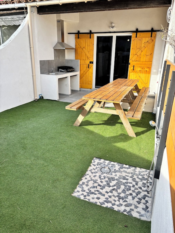 House With Courtyard For 8 People - Saintes-Maries-de-la-Mer