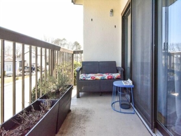 Large 2 Bedroom 2 Bath Condo Featuring Pool, Tennis, Wifi, Picnic Area W/grill - Fenwick Island, DE