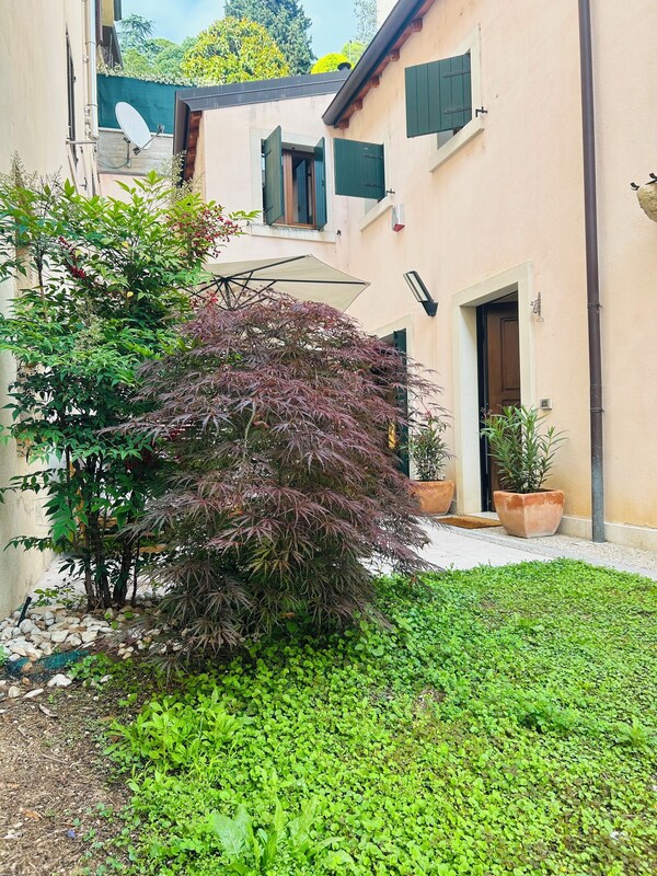 Vittoria Verona - Beautiful And Big House In The Center Of Verona - Verona