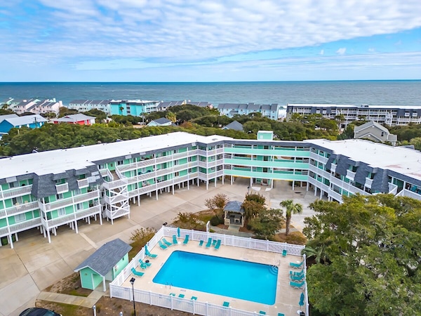 The Salty Mint - Ocean Dunes Condo W/ Pools, Hot Tub, & Beach Access  Sleeps 7 - Southport, NC