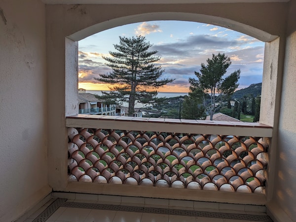 Comfortable 2-room Apartment With Sea View At Cap Esterel. - Cap Estérel