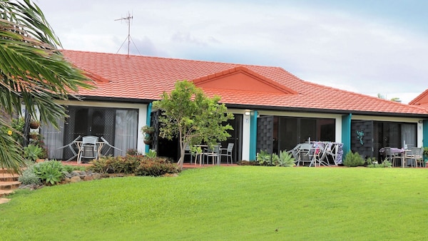 Villa 7/1 Pebble Beach Drive Coral Cove - Queensland