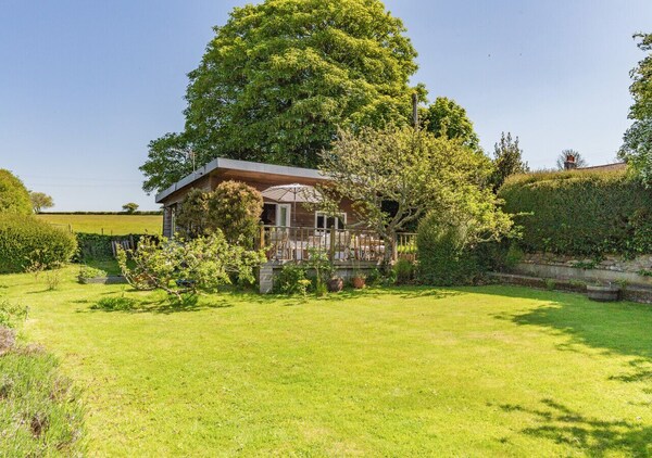 The Garden House - One Bedroom House, Sleeps 2 - Kingsbridge