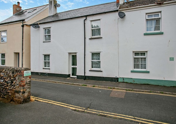Coastal Haven - Three Bedroom House, Sleeps 6 - Dawlish