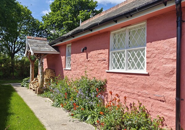Nash Lodge - Two Bedroom House, Sleeps 4 - Herefordshire