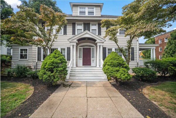 New 3br Salem Townhouse Minutes To Downtown - Salem, MA