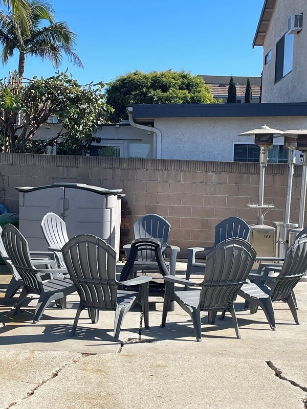 Spacious 5-bedroom House In Welcoming Torrance With Wifi, Ac, Large Yard - Torrance, CA