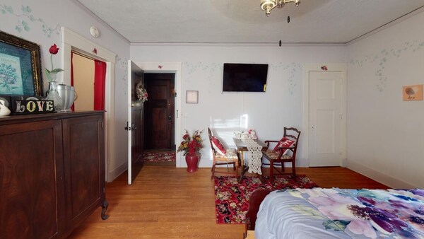 Charming, Historic Bed & Breakfast In Delightful Wausau With Wifi, Ac & Parking - Wisconsin