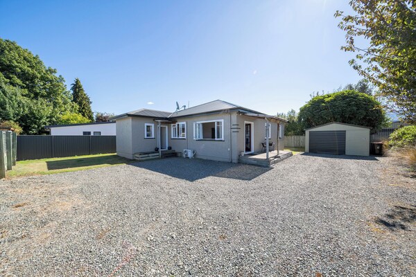 Lakeside Haven - Te Anau Holiday Home - Te Anau