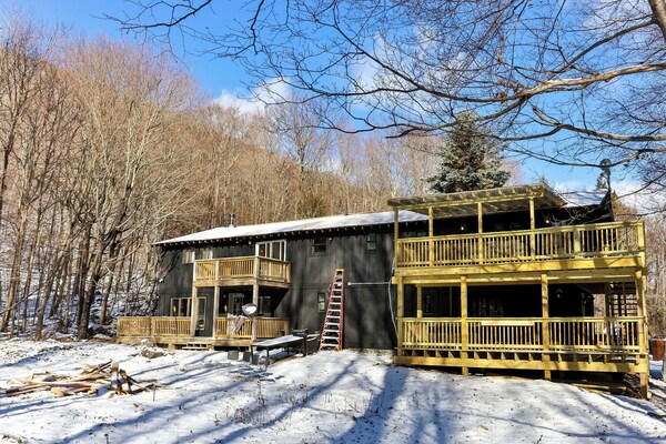 9br/5br/hottub/2 Saunas 6 Min To Hunter On 30 Private Acres - Hunter, NY