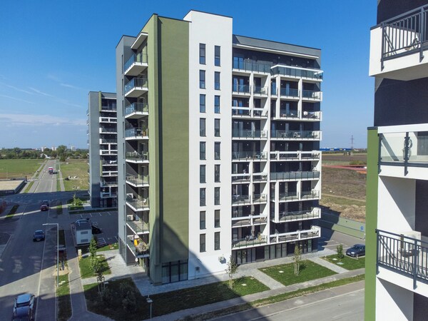 Ateneo - Studio Deluxe Modern Apartment, Big Balcony, Plus Free Parking - Timișoara