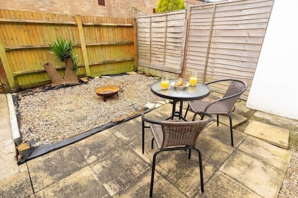 Stylish Gateway- 2 Bedroom House Near Beach - Eastbourne