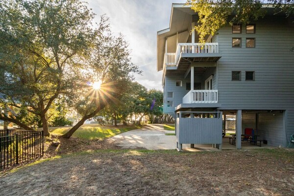 Golf Cart~family Fun!~easy Beach Access~private - Emerald Isle, NC