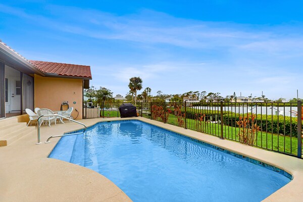 Waterfront Pool Home, Family Friendly, Close To Beaches With Ac, Wd And Wifi - Englewood, FL