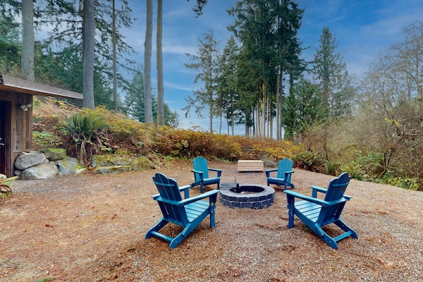 Refurbished Cabin With Beautiful Views Of The Hood Canal - Whidbey Island, WA