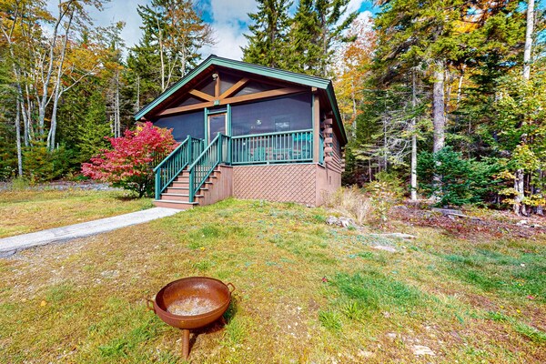 Cabin Surrounded In Nature Walks, Equipped With  Kitchen, Fireplace, Ac - Camden, ME