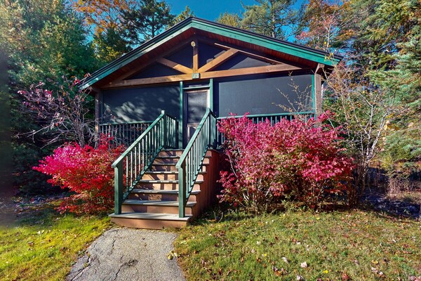 Explore The Outdoors From This Cozy Cabin W/firepit, Kitchen, And More - Belfast, ME