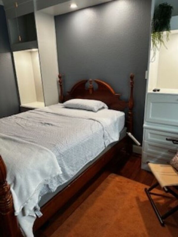Clean, Cozy Apartment With Private Entrance - Elm Lake, TX