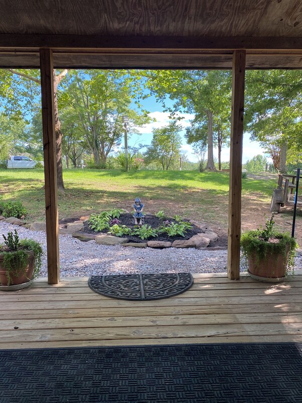 Spacious Farmhouse In Quiet Private Community 7bedroom  4.5 Bathrooms - Big Hill Pond State Park, Pocahontas