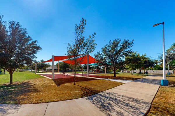 Spacious Family Retreat Close To Park, With Wifi, Central Ac, W/d, Work Space - Nuevo Laredo