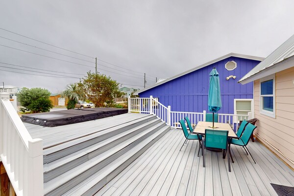 Beautiful Dog-friendly Beachside Home With Private Hot Tub, Across From Beach - Mexico Beach, FL