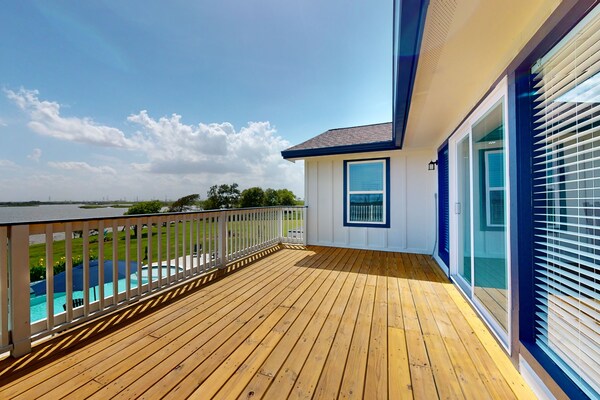 3-bedroom Home With Washer/dryer, Tv, Free Internet, Poon & Amazing Water View - Deer Park, TX