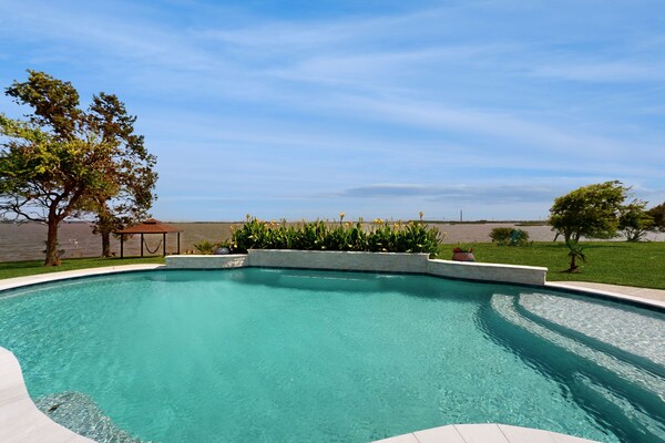 Main Home With Guest House & Private Pool - Highlands
