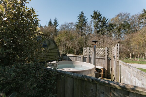Cosy Rural Cabin With Private Hot Tub - Yorkshire