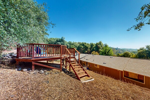 Private Home With Peek-a-boo Yosemite Views - Near Outdoor Recreation - Sonora, CA