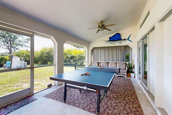 Peaceful Home With Water Views, Canal Access & Ping-pong Table - Peace River, FL