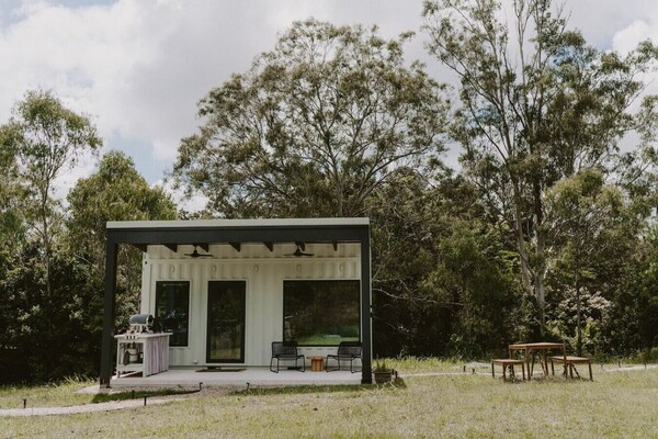 Cute, Cozy Container + Outdoor Bath Near Montville - Montville