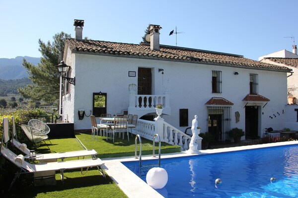 Casa Con Piscina, Jardín Vistas Increíbles Y Bien Ubicada - Segura de la Sierra
