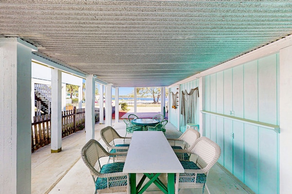 Relaxing Retreat With Lake Powell Views, Dock Access, 2 Pools, & Screened Patio - Rosemary Beach, FL