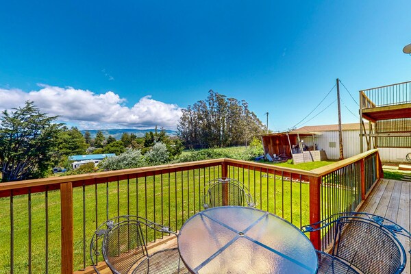 Elegant Wine Lover's Acreage With Patio, Chef's Kitchen, & Ac - Dog-friendly - Rohnert Park, CA