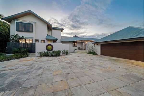 The Palms Yamba - Master Suite - Maclean