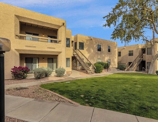 Cozy 2-br Apartment In Charming Fountain Hills & Gorgeous Red Mountains Around - Fountain Hills, AZ