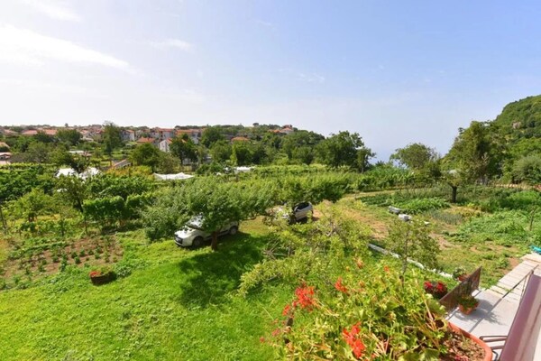 Apartment 'Familiare A Due Passi Dal Sentiero Degli Dei' With Sea View, Wi-fi And Air Conditioning - Amalfi