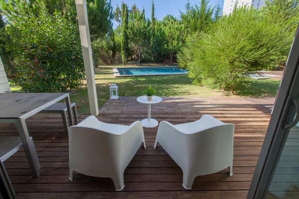 Villa 'Oasis' With Shared Pool, Wi-fi And Air Conditioning - Setúbal